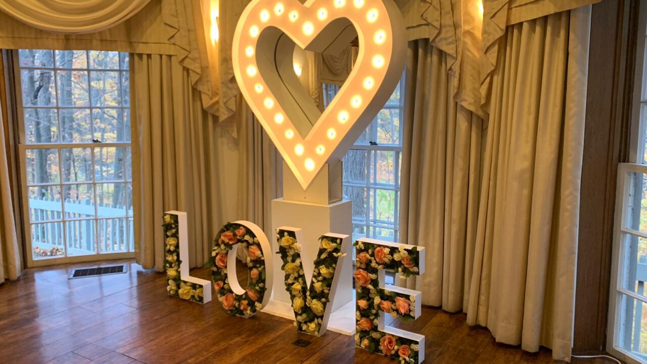 Toronto Marquee Lights | Toronto Balloon Décor