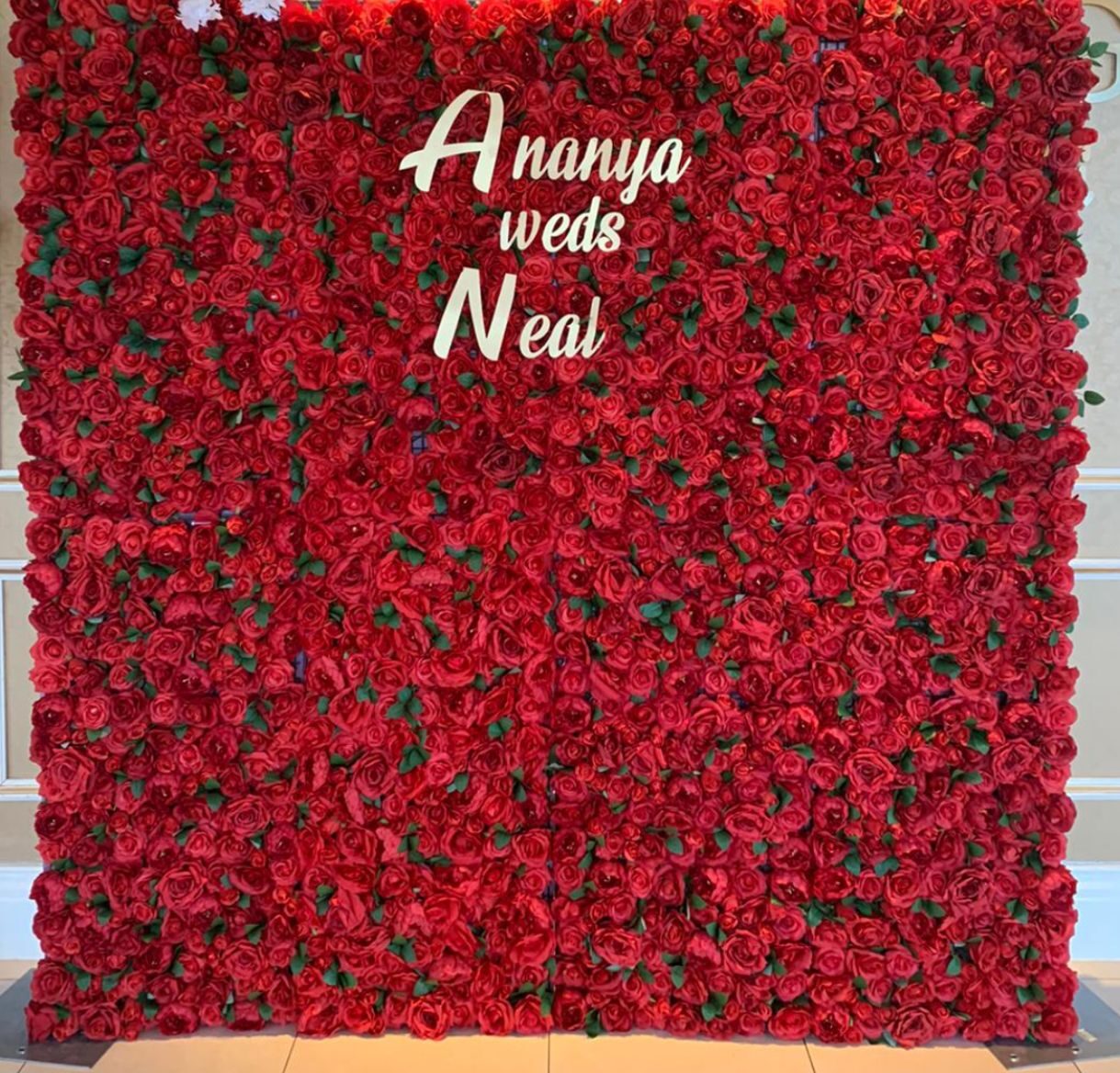 Toronto Flower Walls Rentals | Toronto Balloon Décor